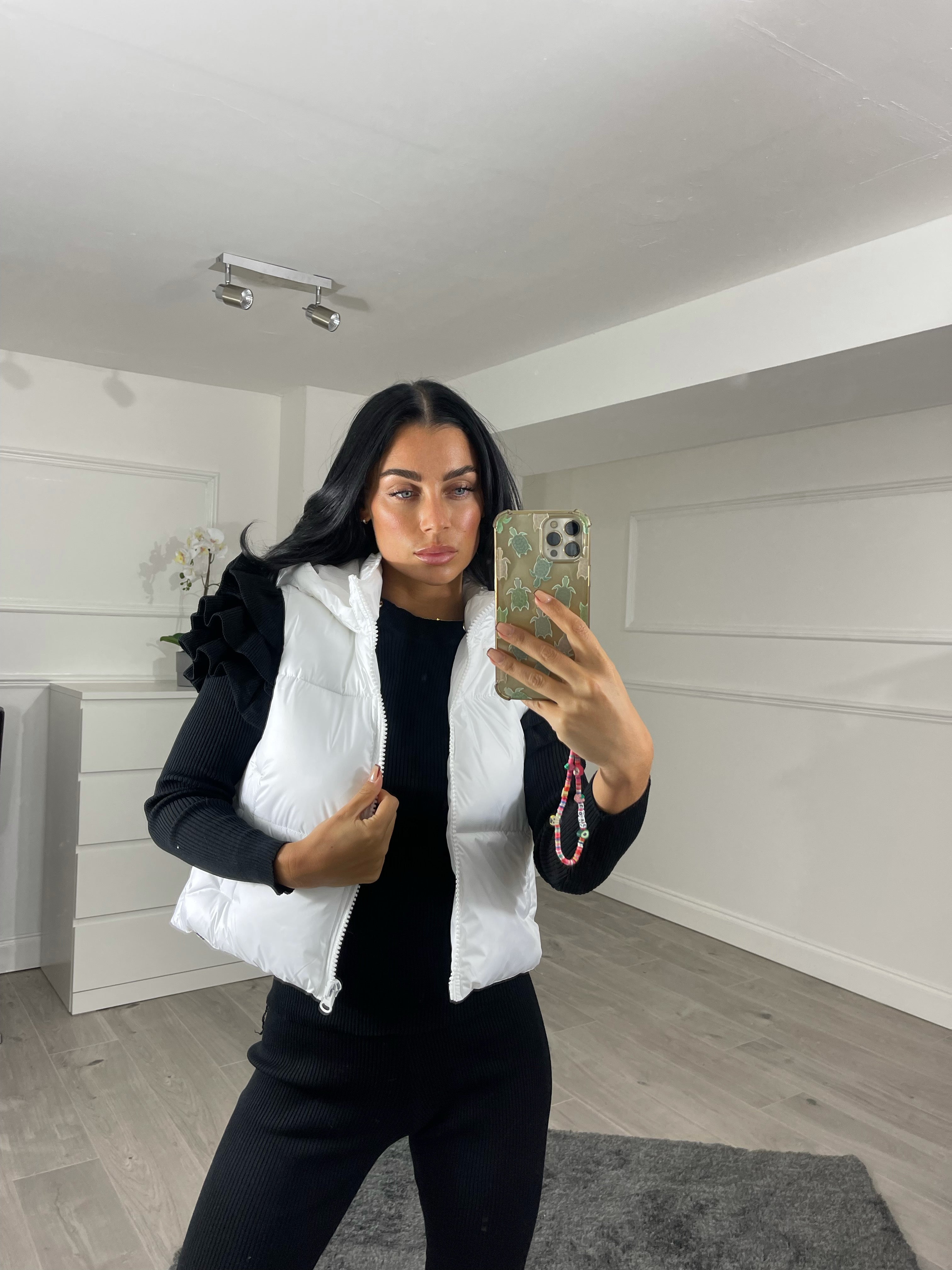 White cropped hooded gilet – Looking Good Boutique